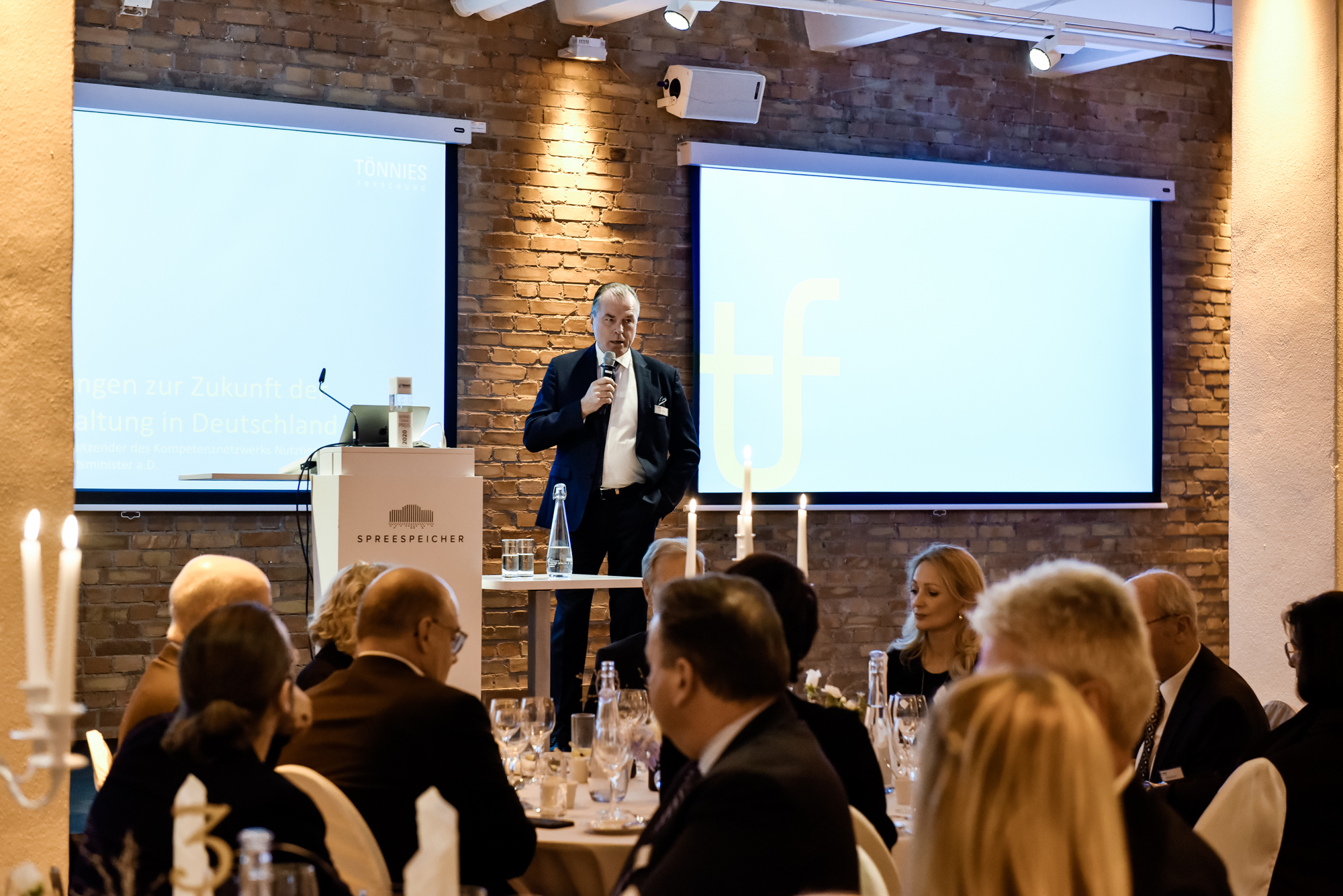 Tönnies drives discussion on transformation of meat industry - Tönnies